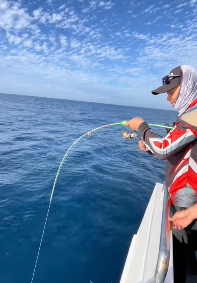 Catching "Watermelon Fish" with the New Goofish Ares Light Jigging Rod ...